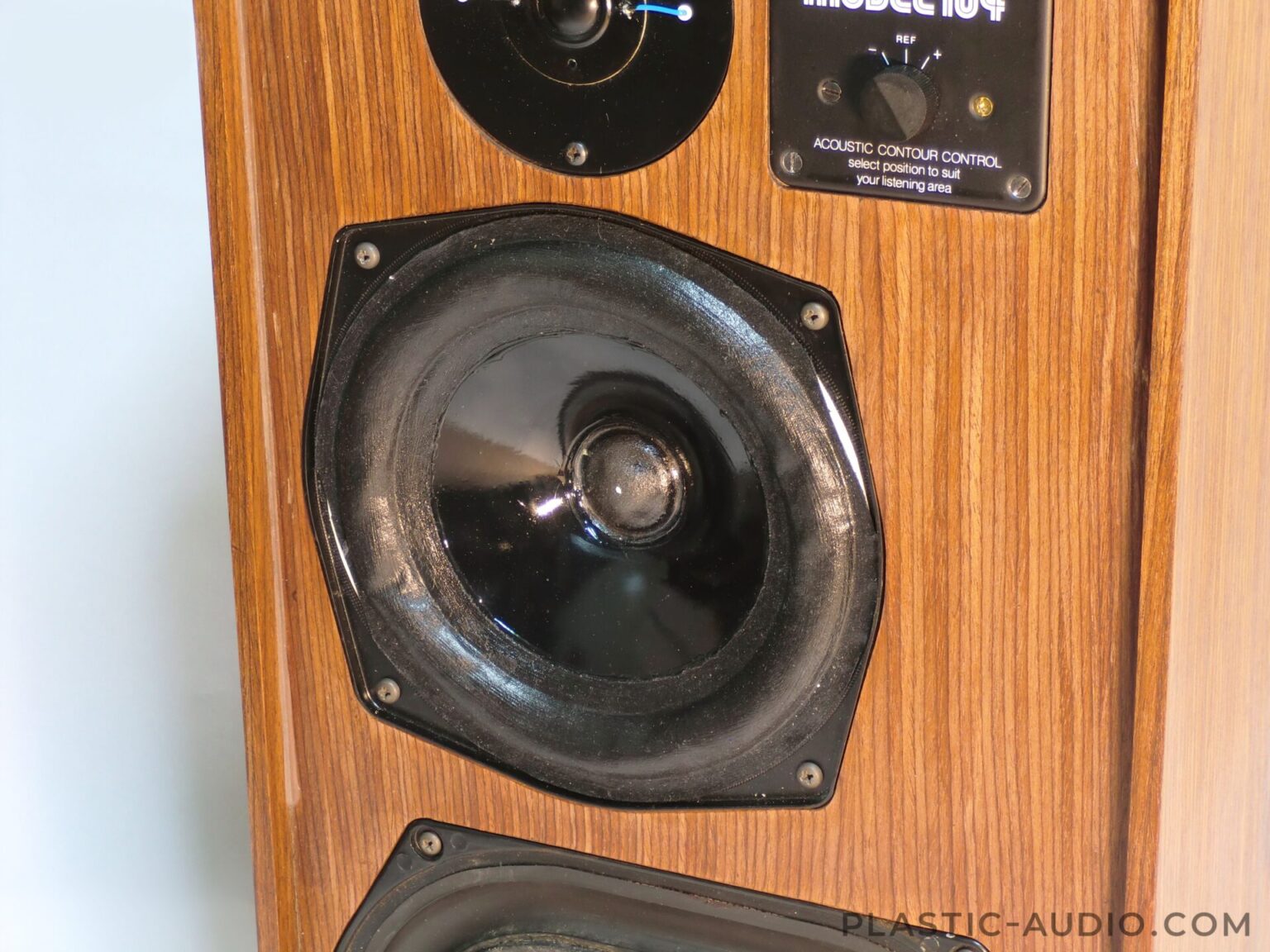 KEF Model 104のレビュー：圧倒的な太さ・濃さ・解像度。 | Plastic Audio